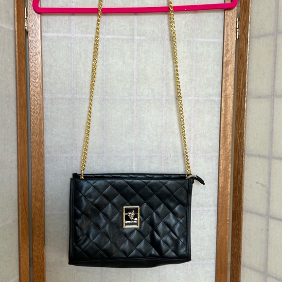 Younique | Bags | Younique Quilted Black Pvc Small Crossbody Purse Gold ...